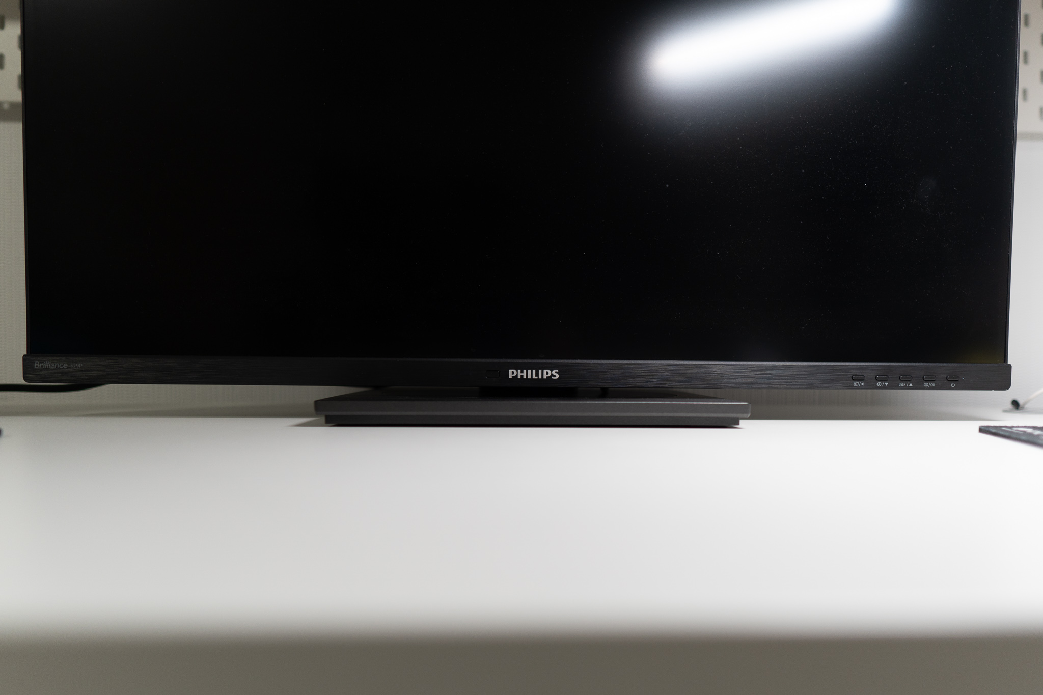 Bardzo wygodna praca na 32-calowym monitorze - Philips Brilliance 329P1H