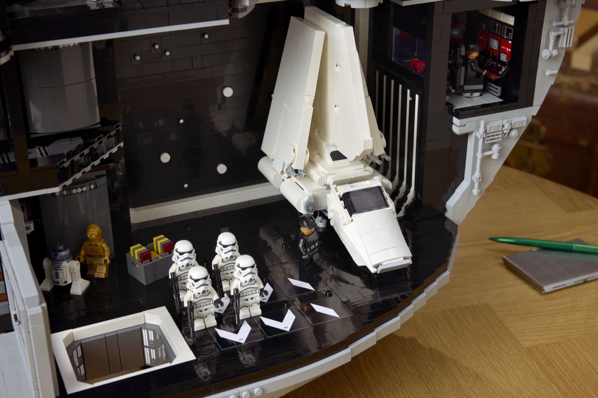 Ogromna Gwiazda Śmierci z LEGO już jest! Ma 38 minifigurek i ponad 9 ...